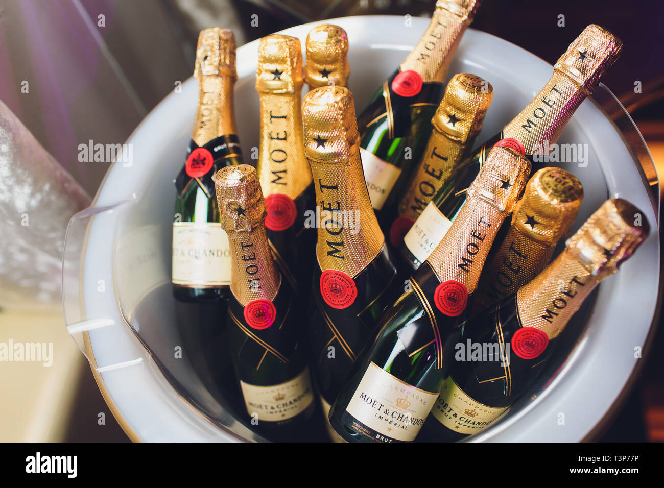 Moet chandon label hi-res stock photography and images - Alamy