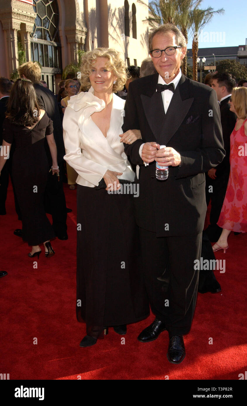 LOS ANGELES, CA. September 22, 2002: BRUCE PALTROW & wife BLYTHE DANNER ...