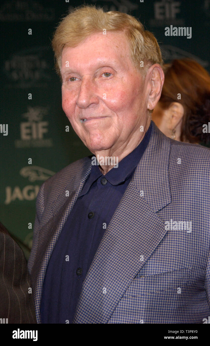 LOS ANGELES, CA. September 23, 2002: Viacom chairman SUMNER REDSTONE at ...