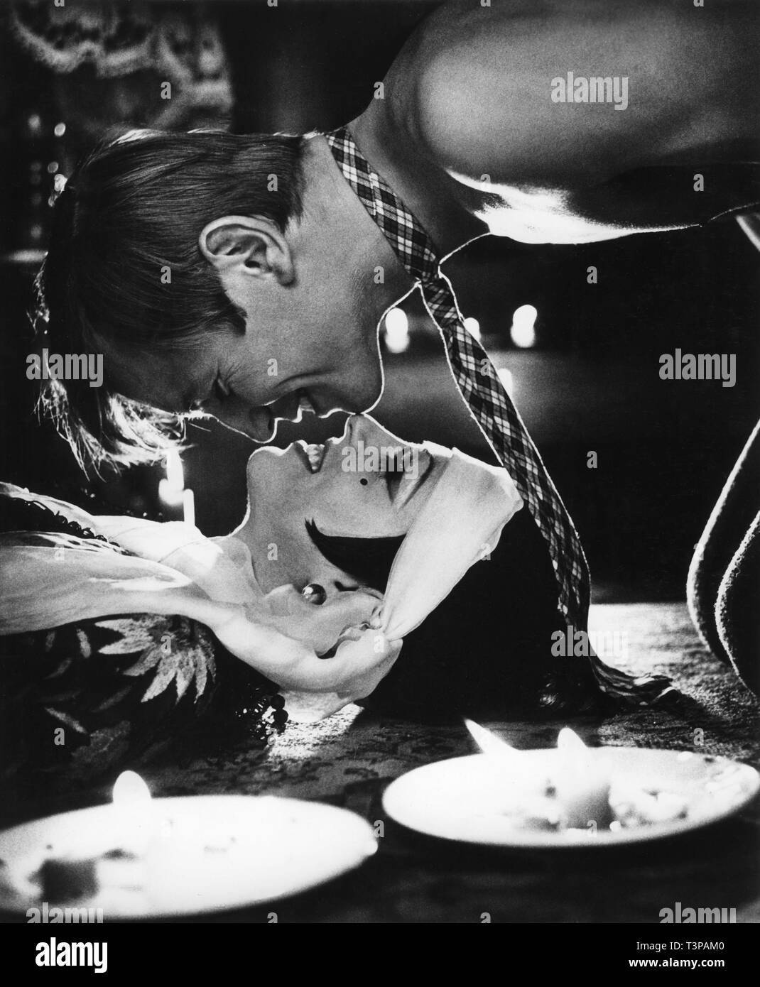 Michael york liza minnelli cabaret Black and White Stock Photos ...