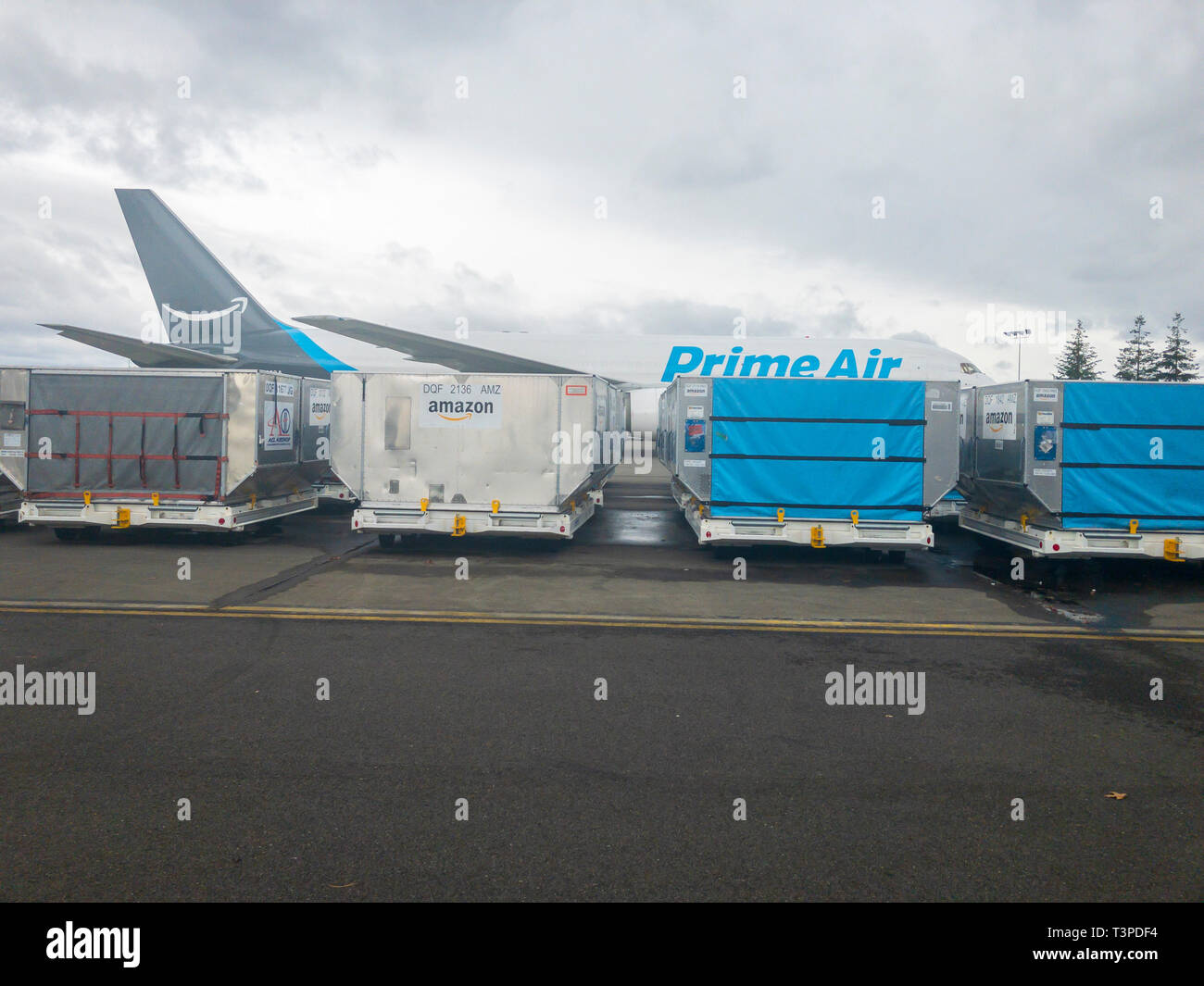 Amazon shipping airplane hi-res stock photography and images - Alamy