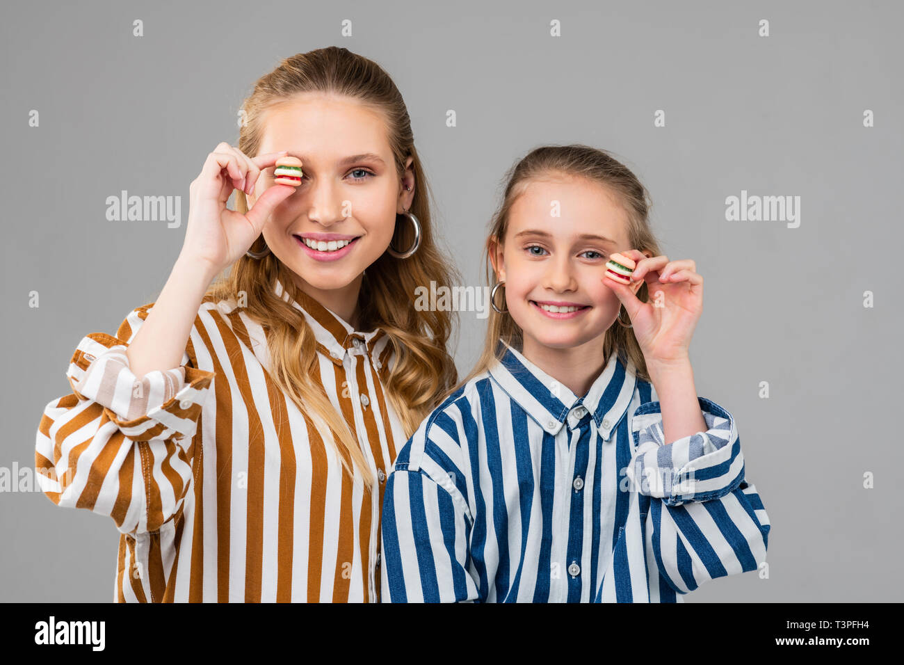 Small long haired girls hi-res stock photography and images - Alamy