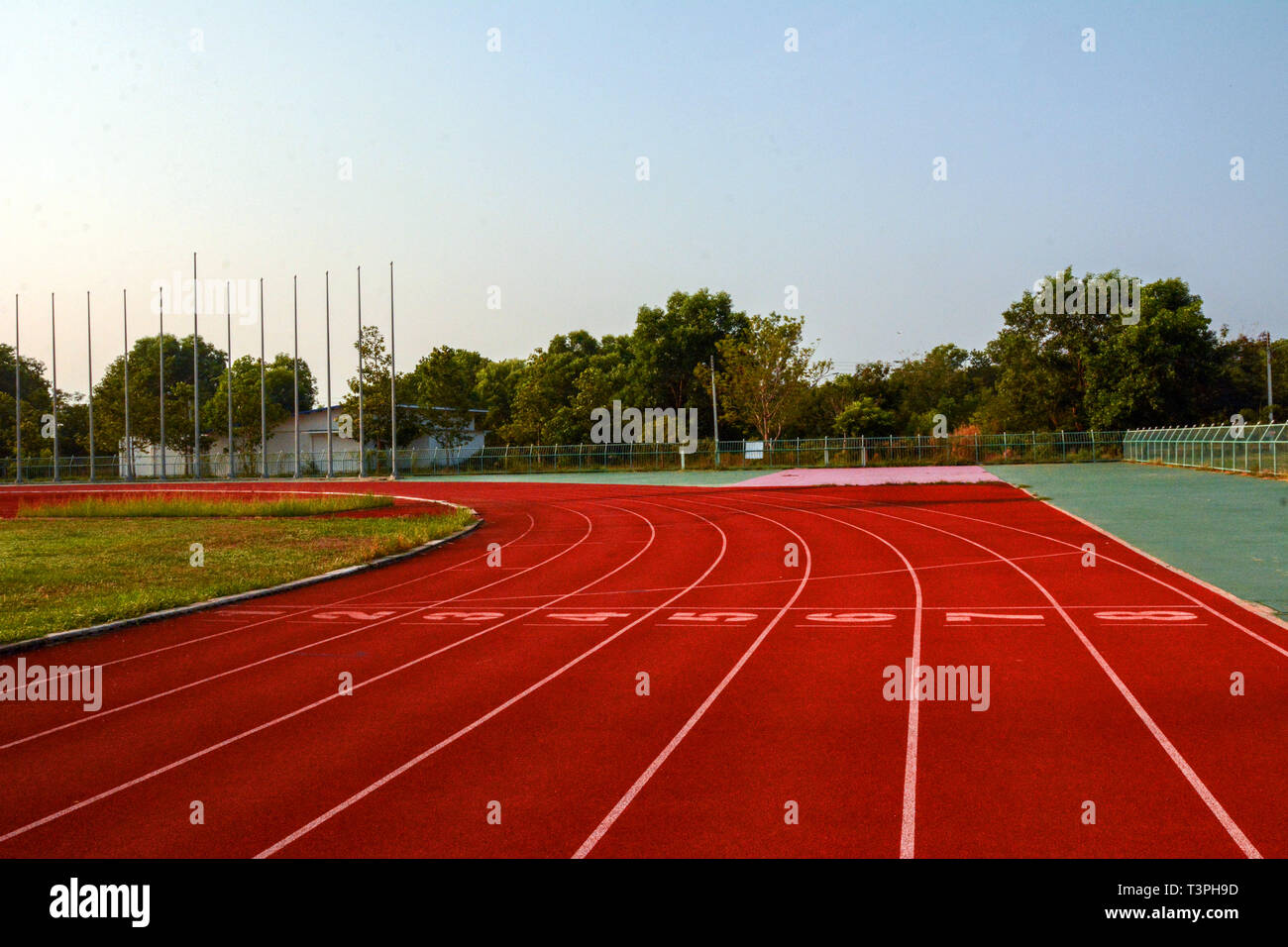 track and running Stock Photo - Alamy