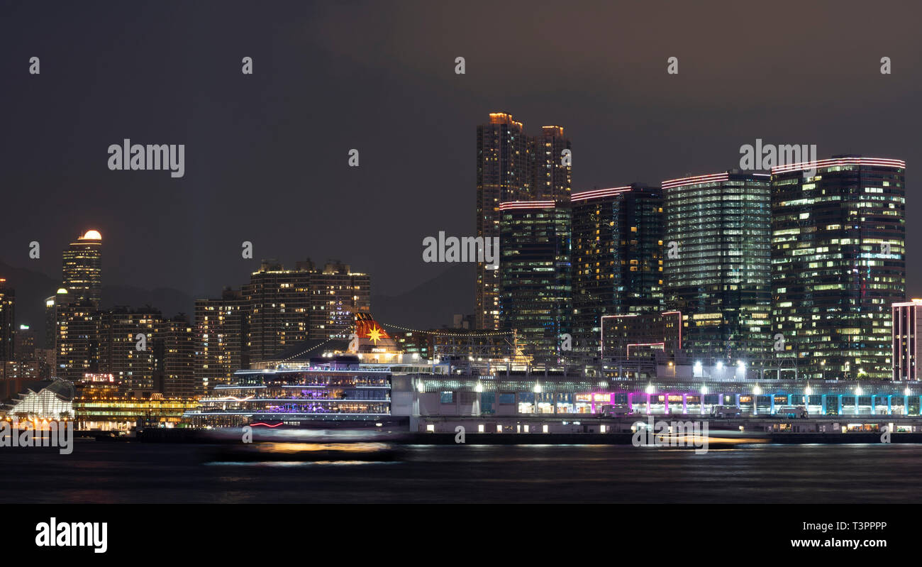 The main cruise ship terminal and Tsim Sha Tsui skyline, Kowloon, Victoria harbor, Hong Kong ...