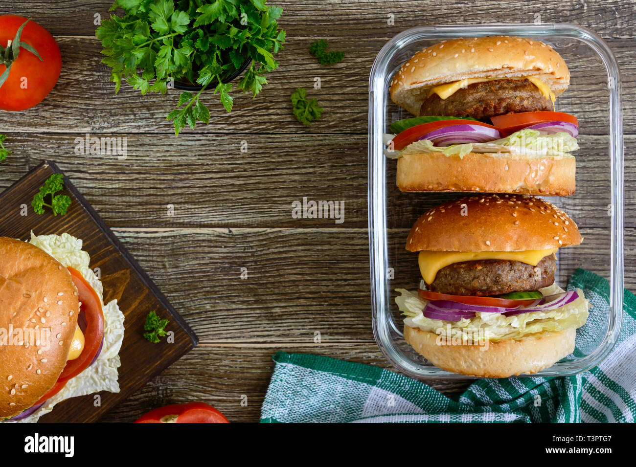 Flat cheeseburger hi-res stock photography and images - Alamy