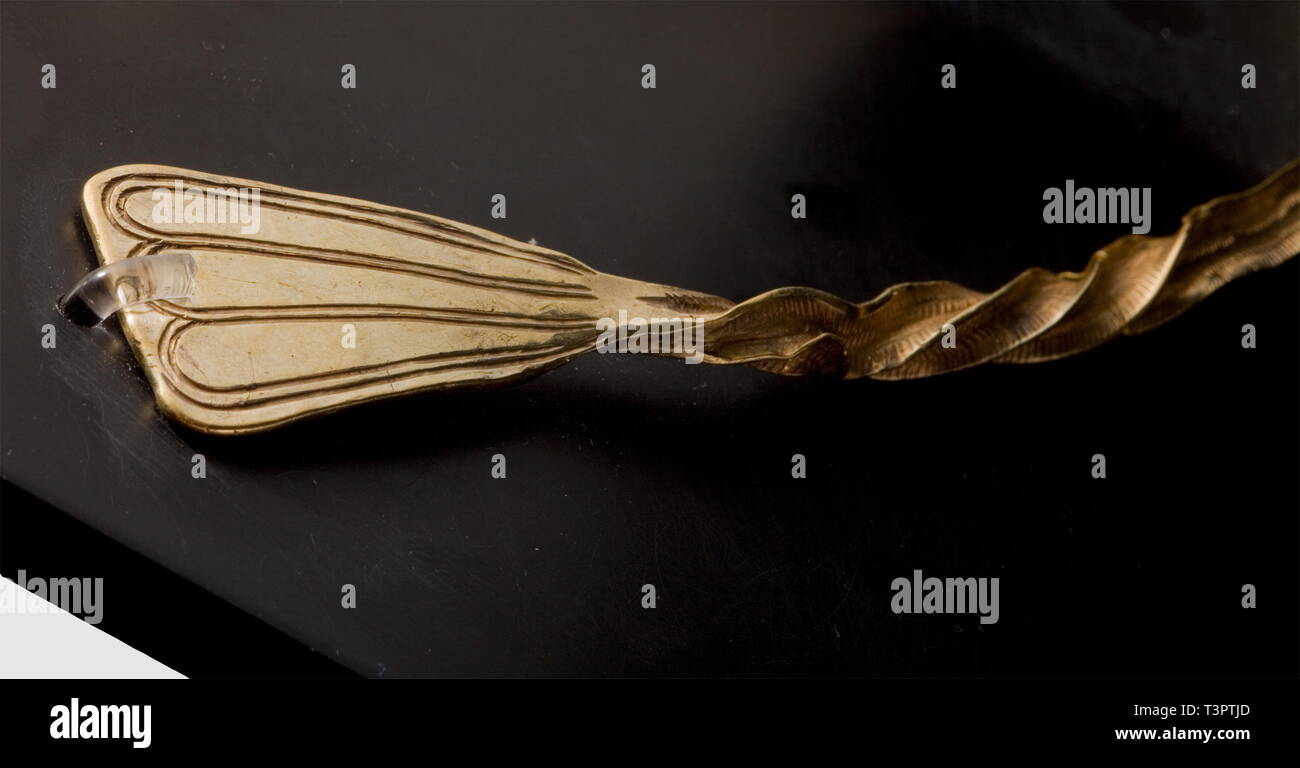 A celtic golden torques hi-res stock photography and images - Alamy