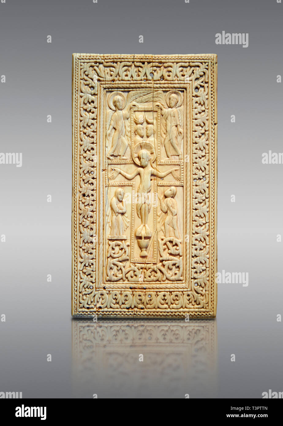 Romanesque ivory panel hi-res stock photography and images - Alamy