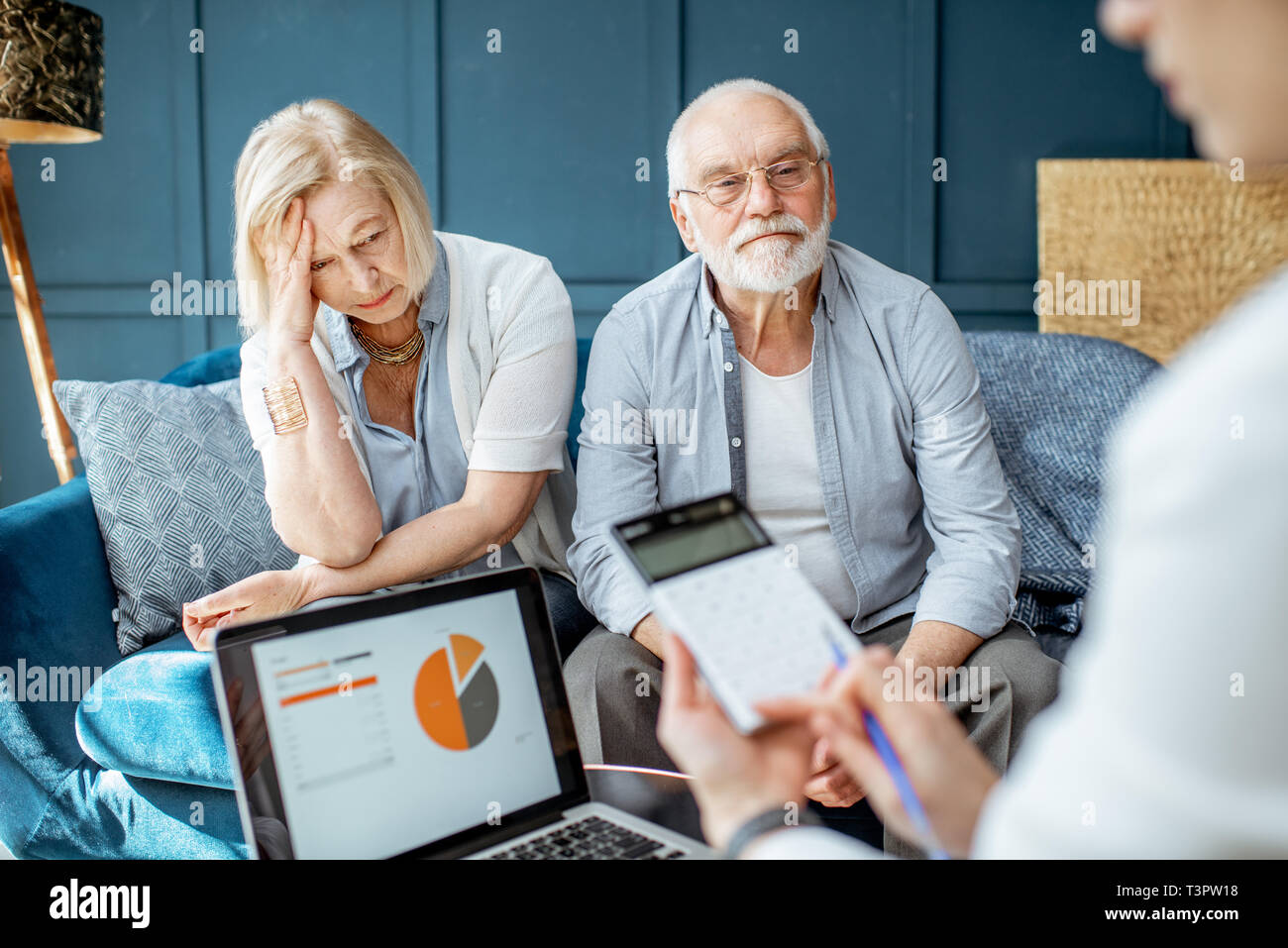 Elderly couple business meeting hi-res stock photography and images - Alamy