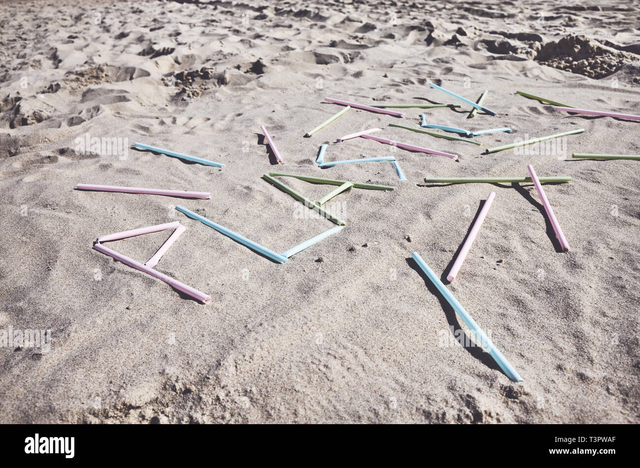 Straw litter hi-res stock photography and images - Alamy