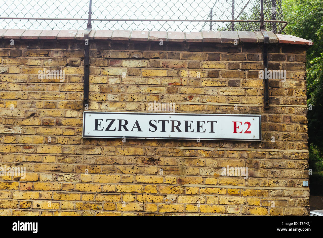 Ezra Street name sign, East London, UK Stock Photo - Alamy