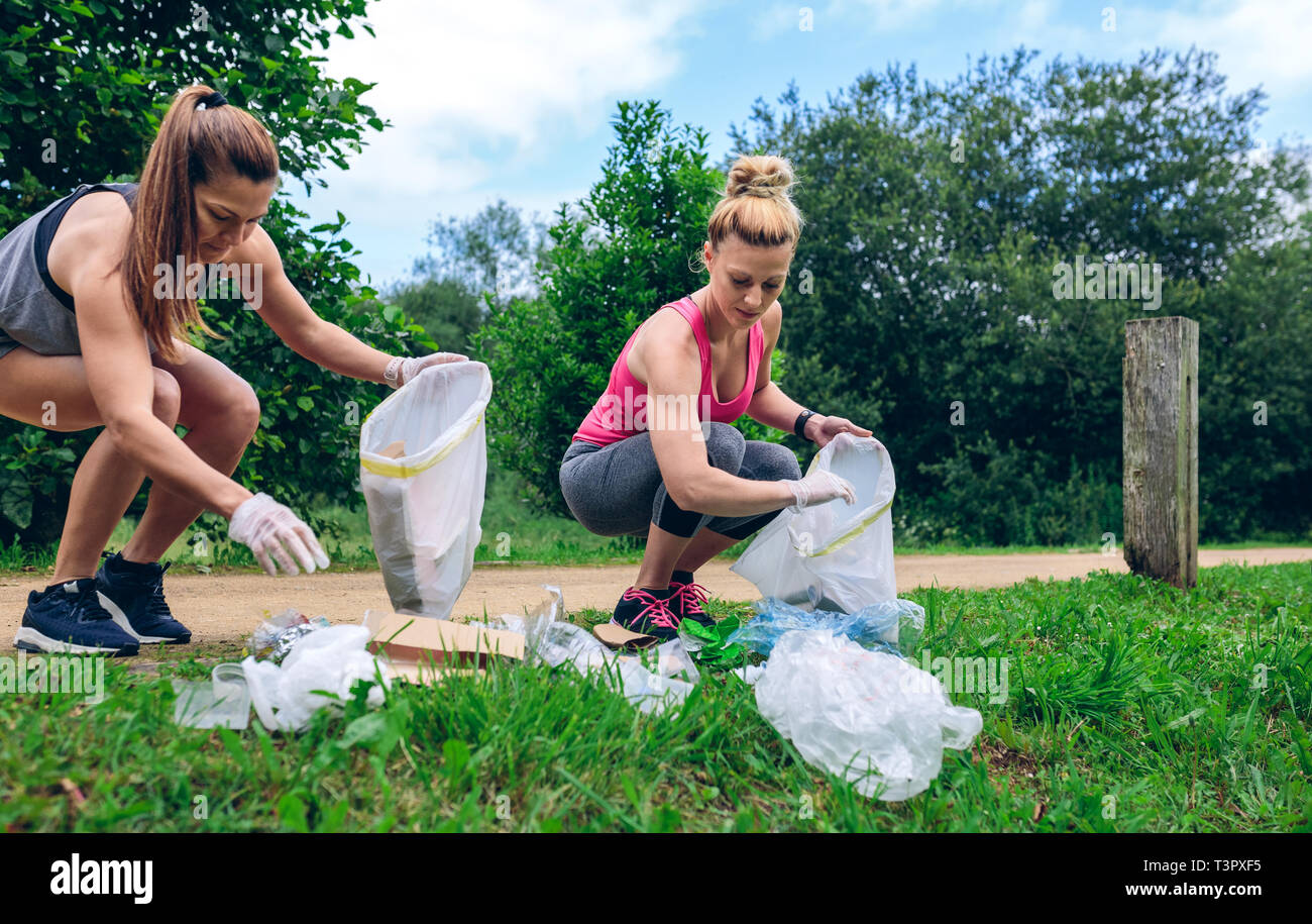 Pile garbage hi-res stock photography and images - Alamy
