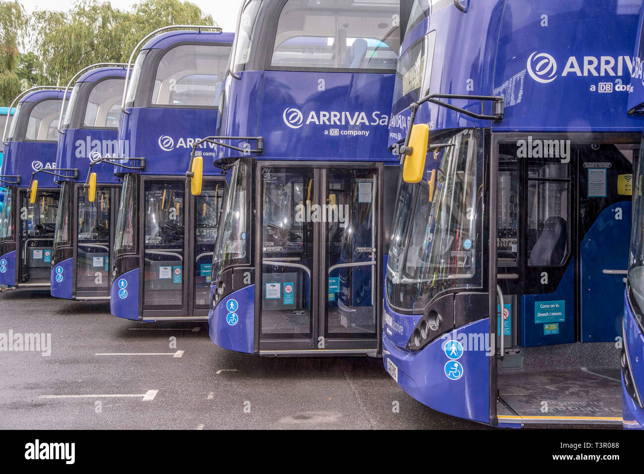 Arriva buses hi-res stock photography and images - Alamy