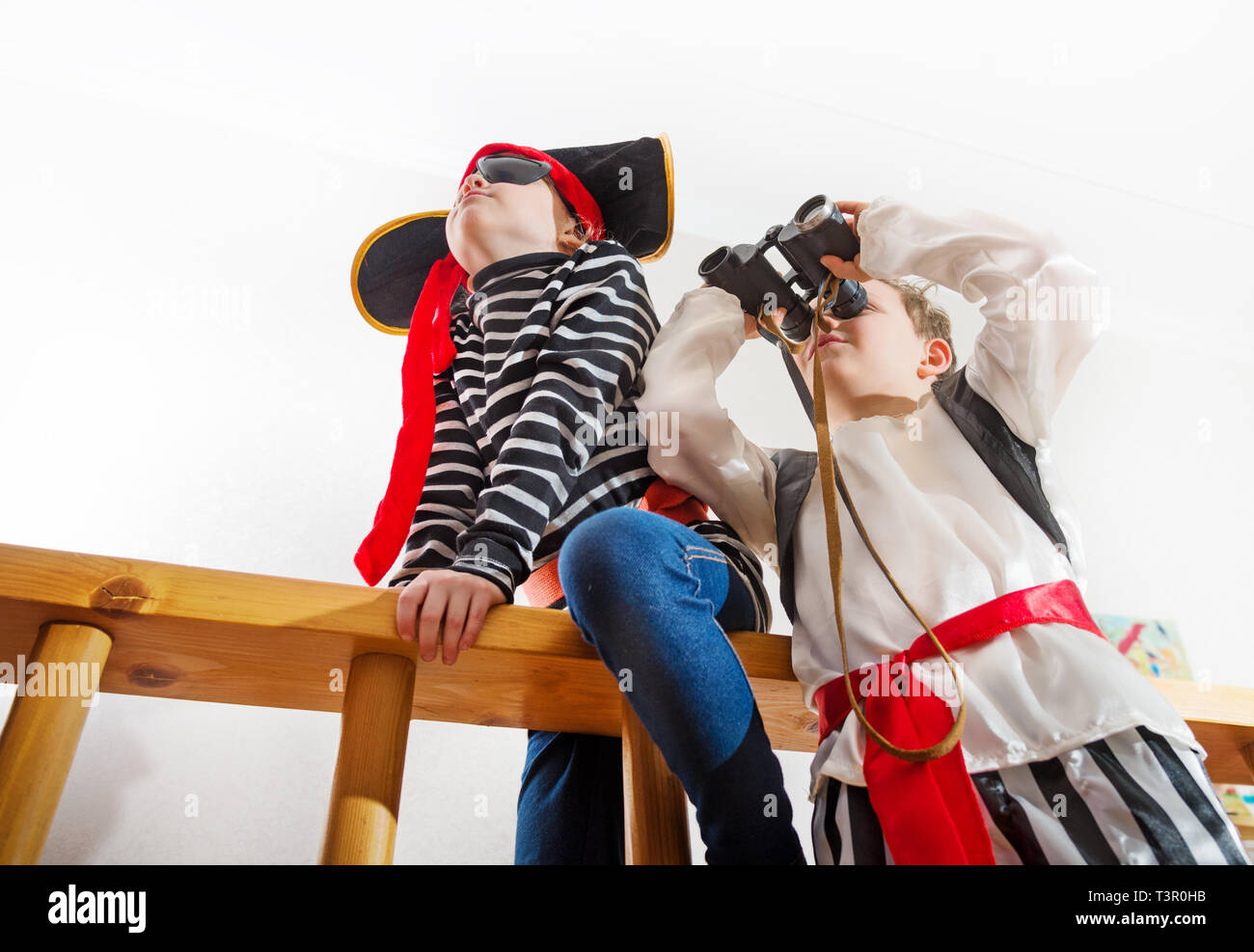 Child play pirates hi-res stock photography and images - Alamy