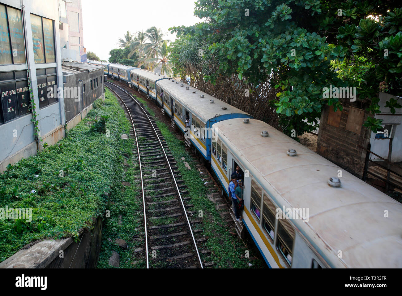 Colombo train hi-res stock photography and images - Alamy