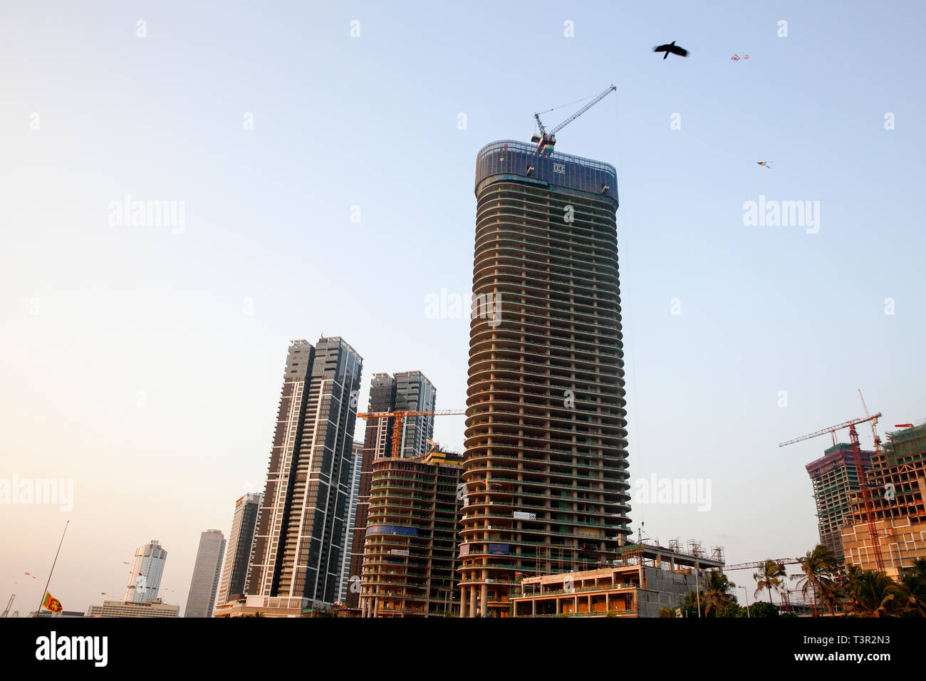 Sri lankan construction industry hi-res stock photography and images ...