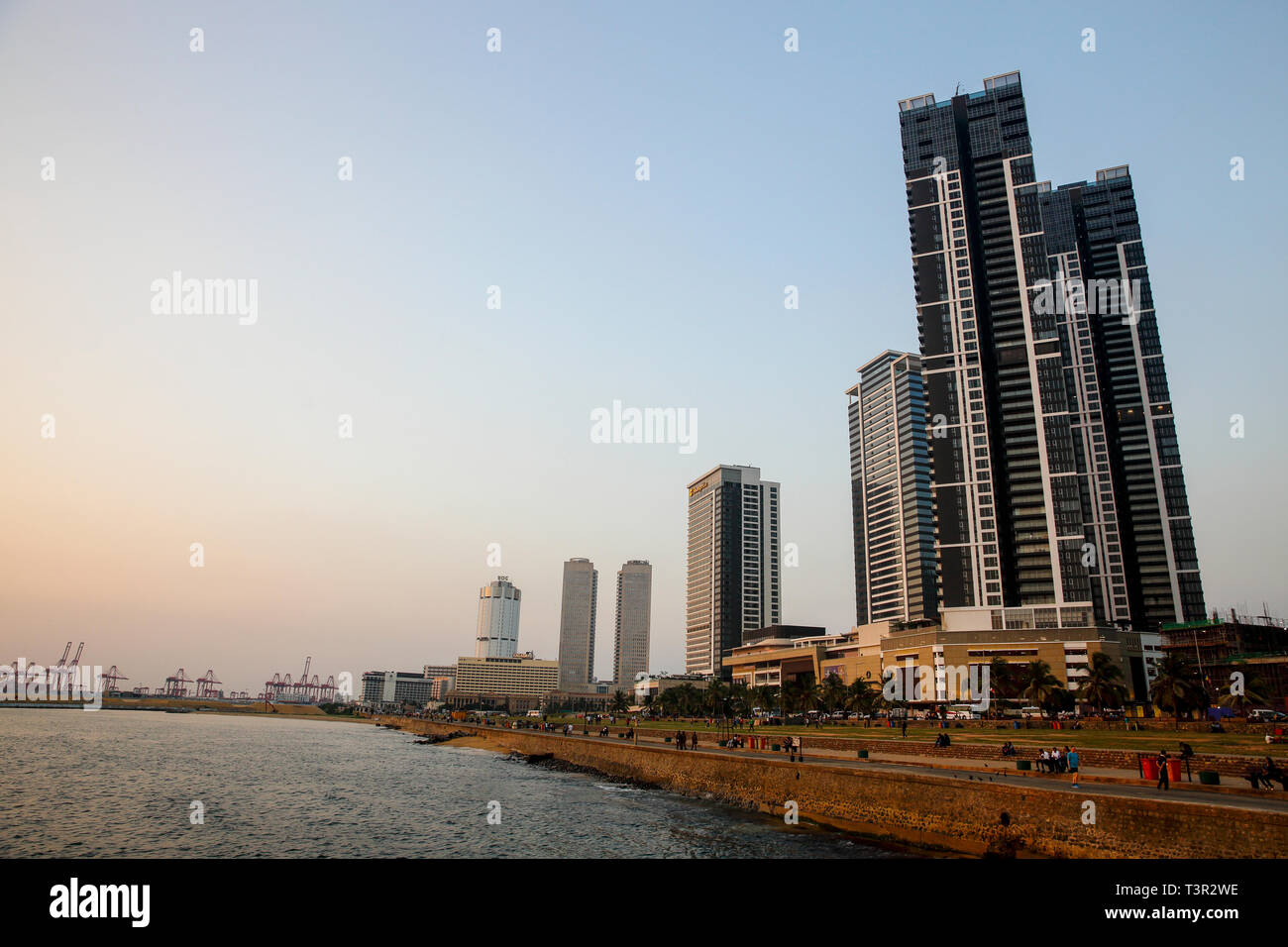 Galle face beach hi-res stock photography and images - Alamy