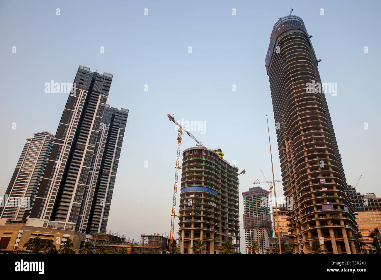Sri lankan construction industry hi-res stock photography and images ...
