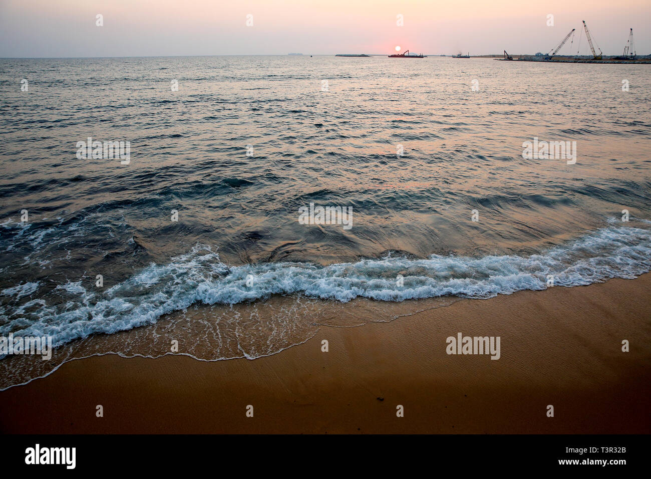 Sunset at the Galle Face Beach in Colombo, Sri Lanka Stock Photo - Alamy