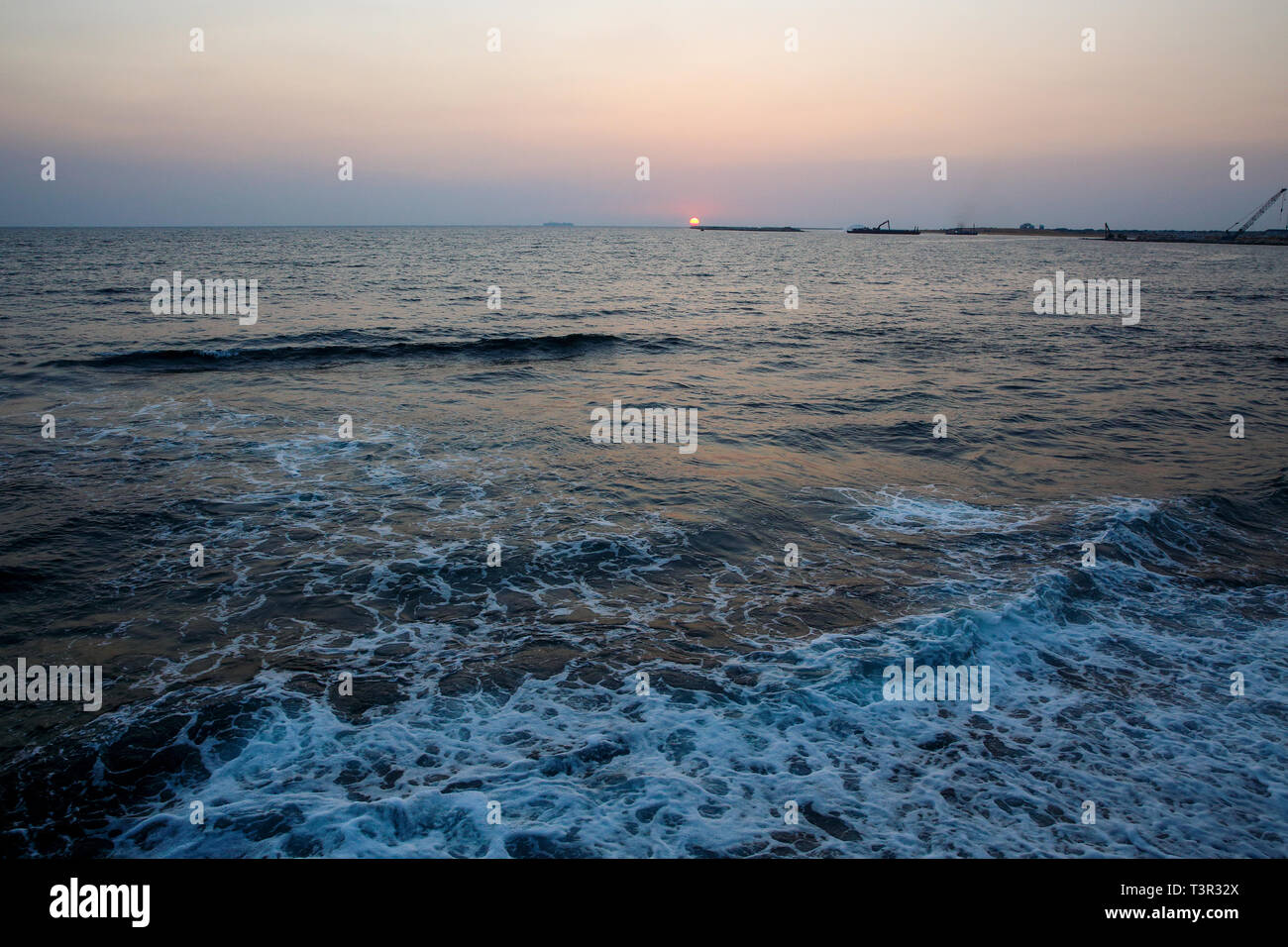 Sunset at the Galle Face Beach in Colombo, Sri Lanka Stock Photo - Alamy