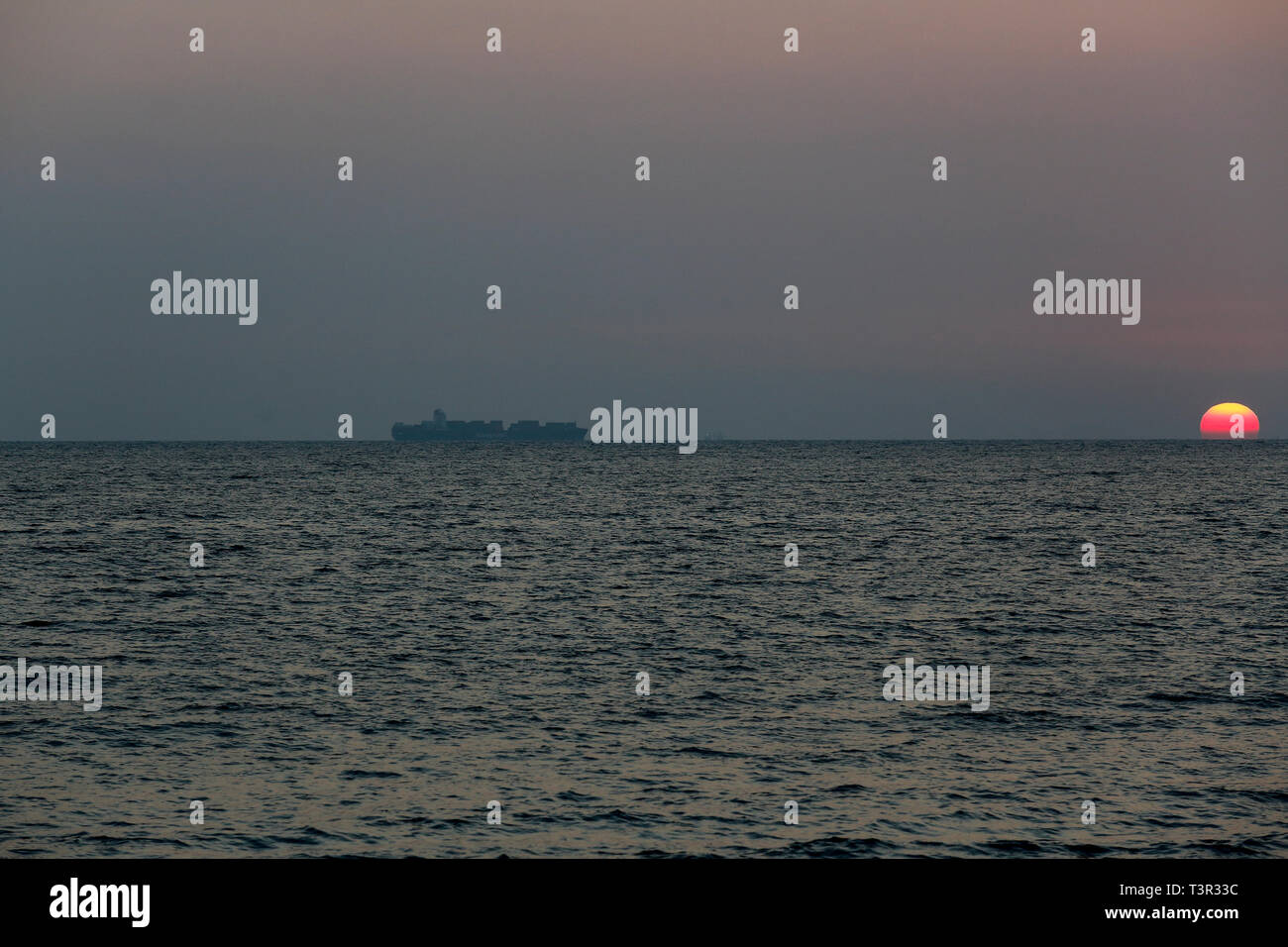 Sunset at the Galle Face Beach in Colombo, Sri Lanka Stock Photo - Alamy
