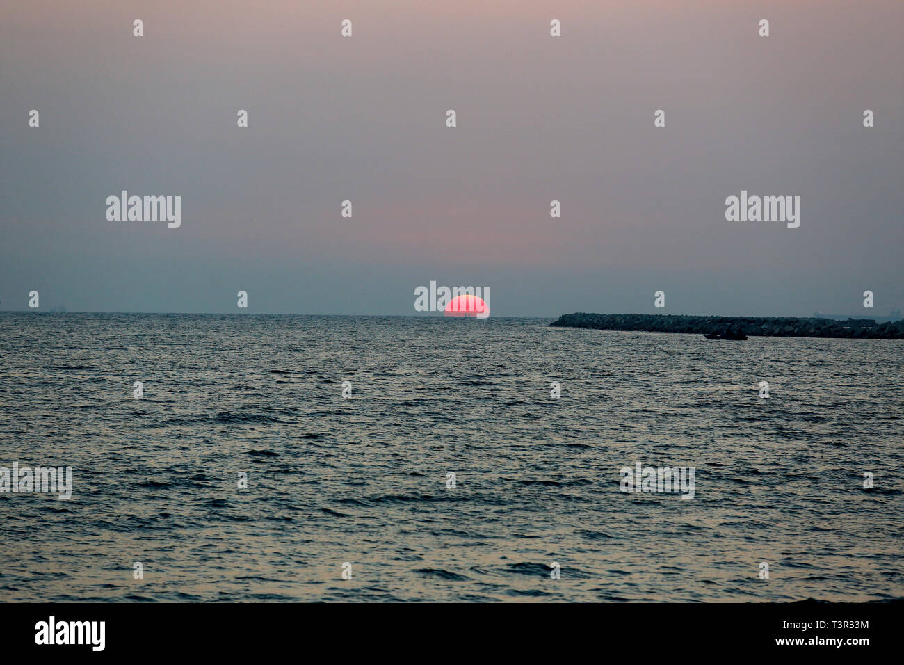 Sunset at the Galle Face Beach in Colombo, Sri Lanka Stock Photo - Alamy