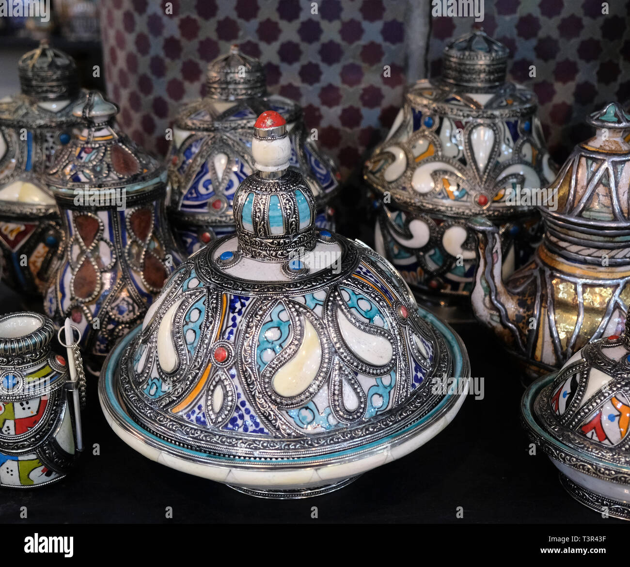 Hand made moroccan ceramics hi-res stock photography and images - Alamy