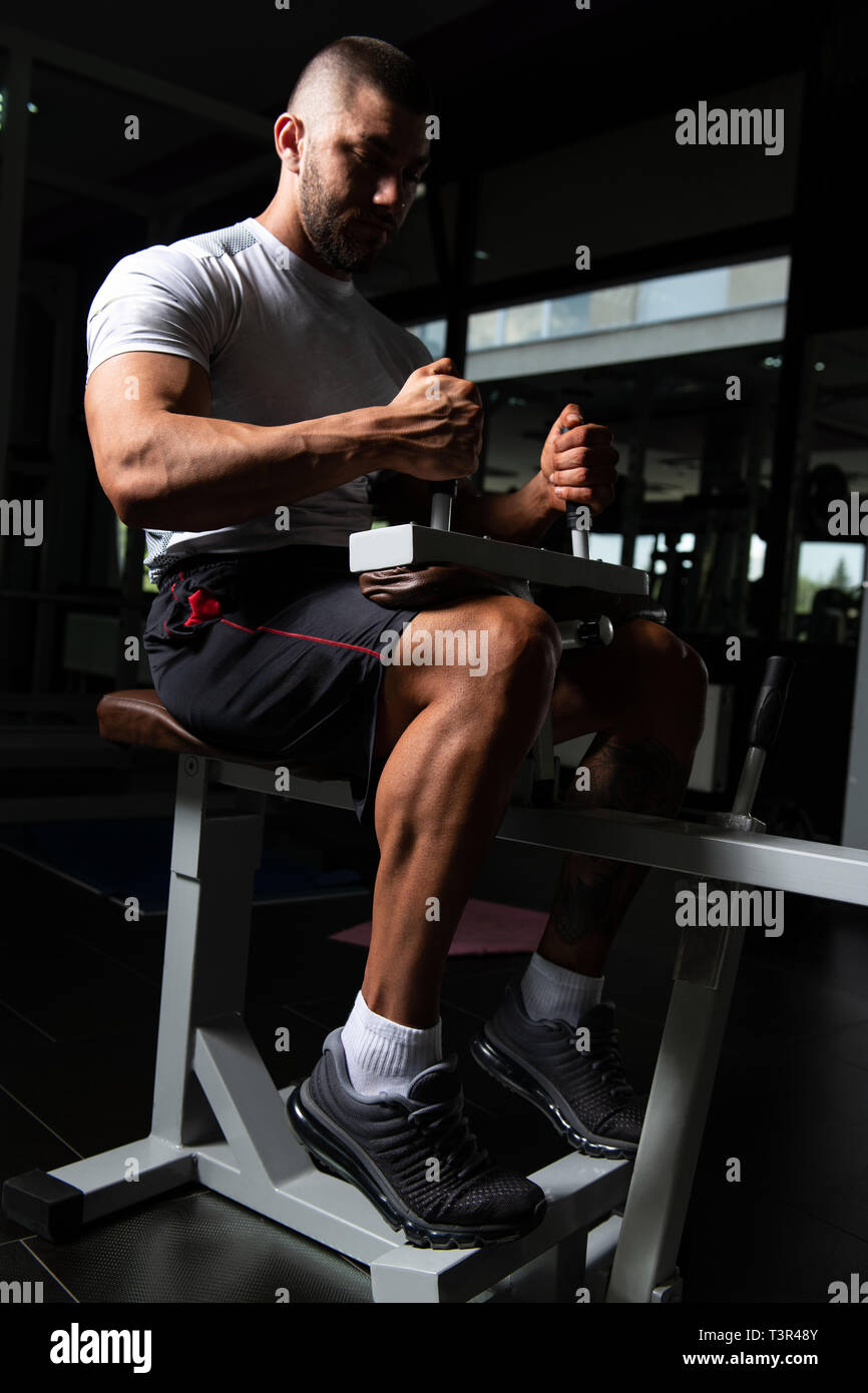 Calf muscle bodybuilder body hi-res stock photography and images - Alamy