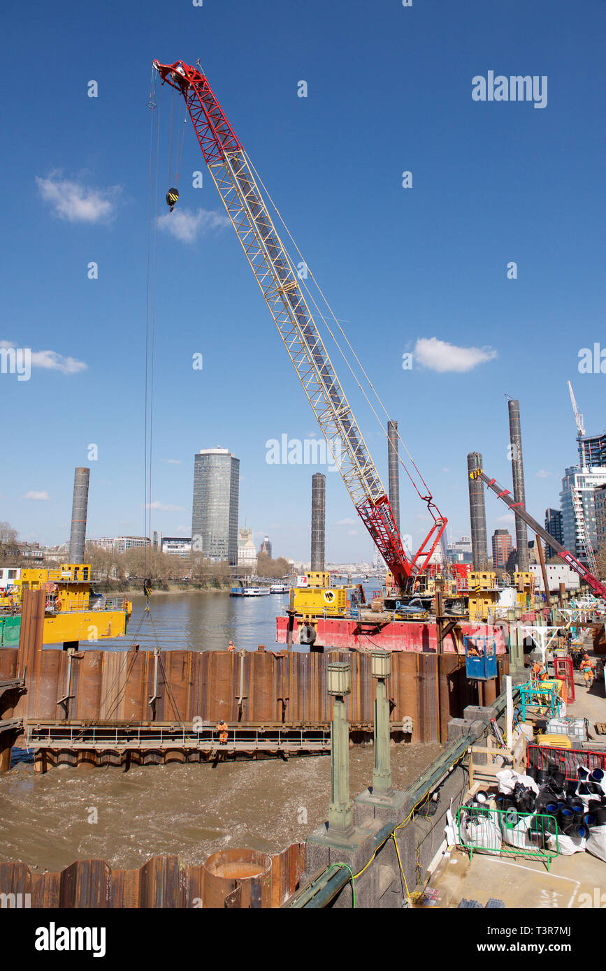 River hard engineering hi-res stock photography and images - Alamy