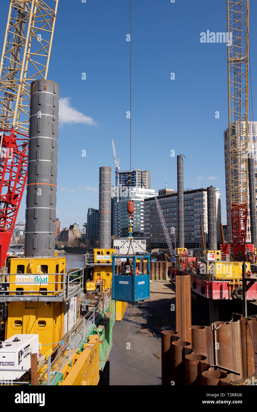Construction work on the River Thames in London Stock Photo - Alamy