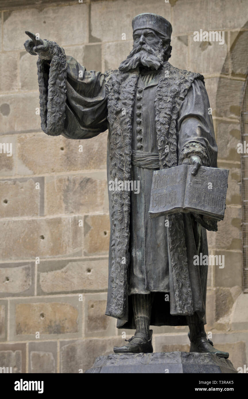 Johannes Honter (or Honterus) statue, Brasov, Romania Stock Photo - Alamy