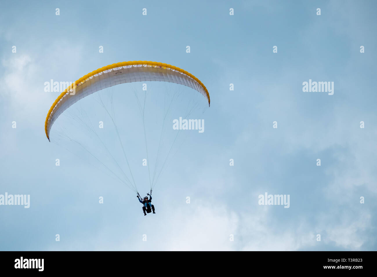 Two people flying paraglider extreme hi-res stock photography and ...