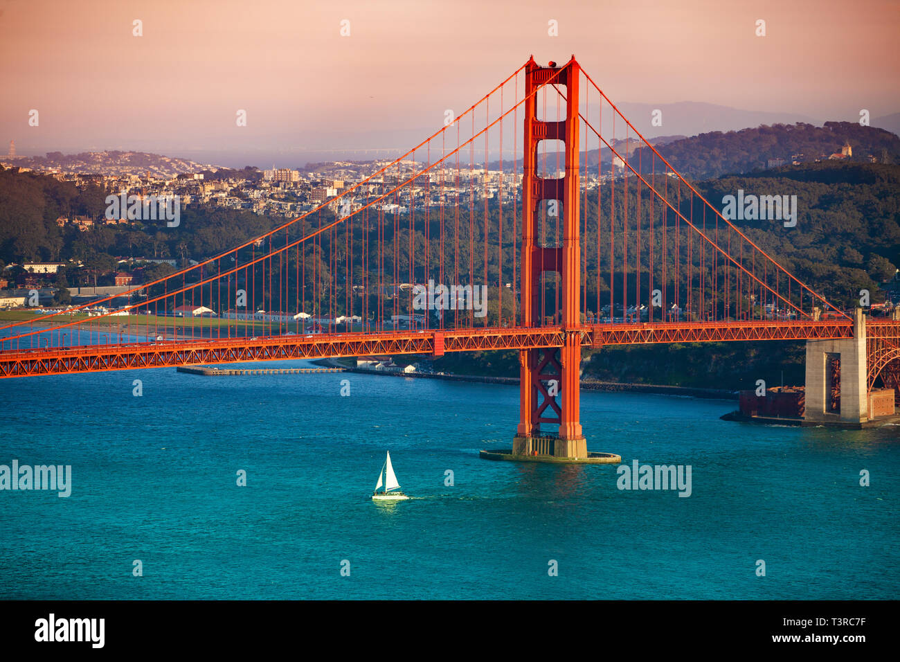 Cruise ship passing under tower bridge hi-res stock photography and ...