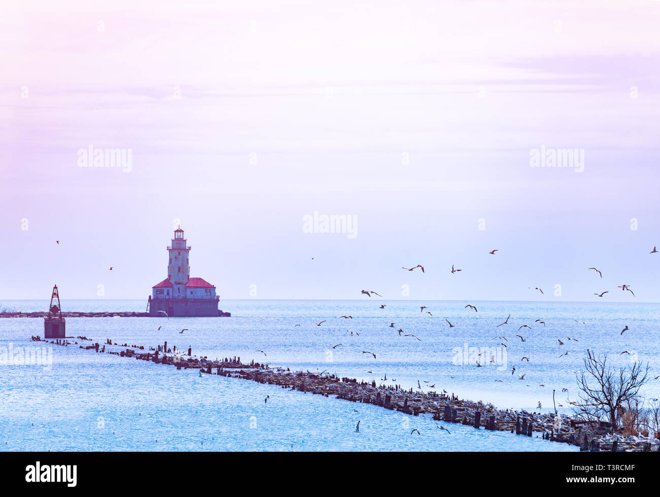 Lighthouse in Chicago lake Michigan waterfront, USA Stock Photo - Alamy