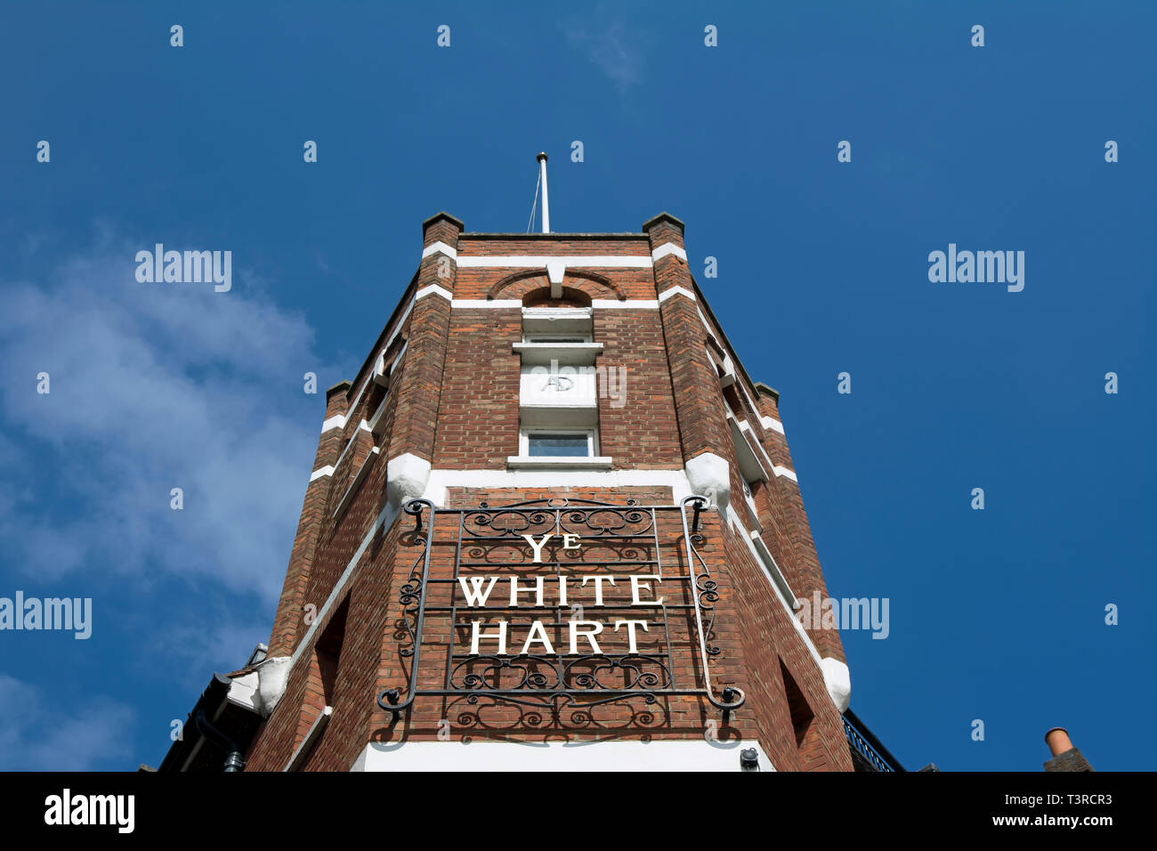 exterior showing name sign of the white hart pub in barnes, southwest ...