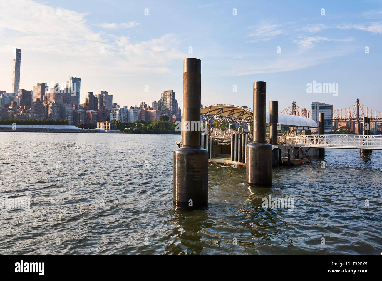 Astoria ferry landing hi-res stock photography and images - Alamy