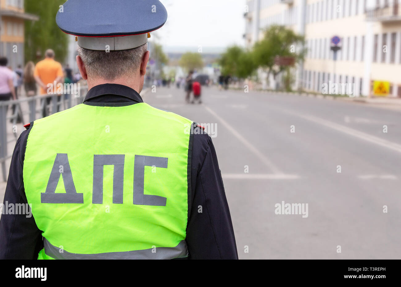 Russian police patrol officer of the State Automobile Inspectorate ...