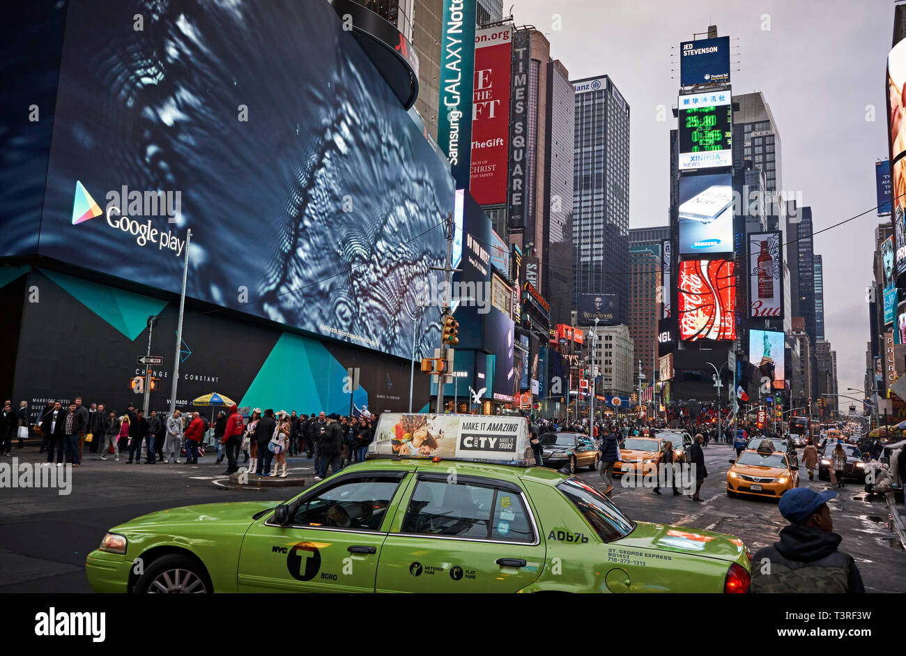 Times Square’s Biggest and Most Expensive Digital Billboard Stock Photo ...
