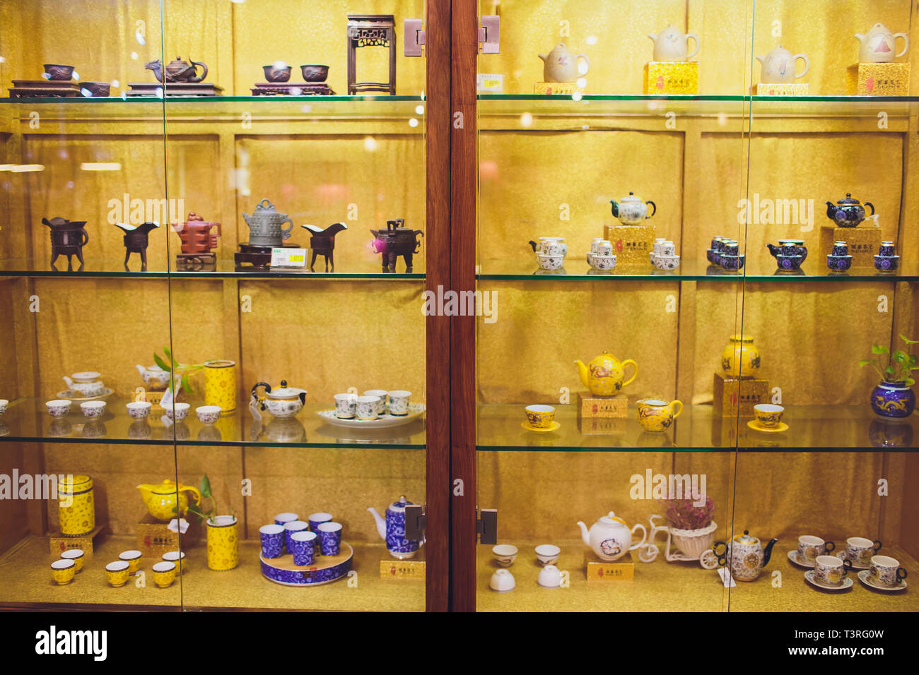 Old chengdu market hi-res stock photography and images - Alamy