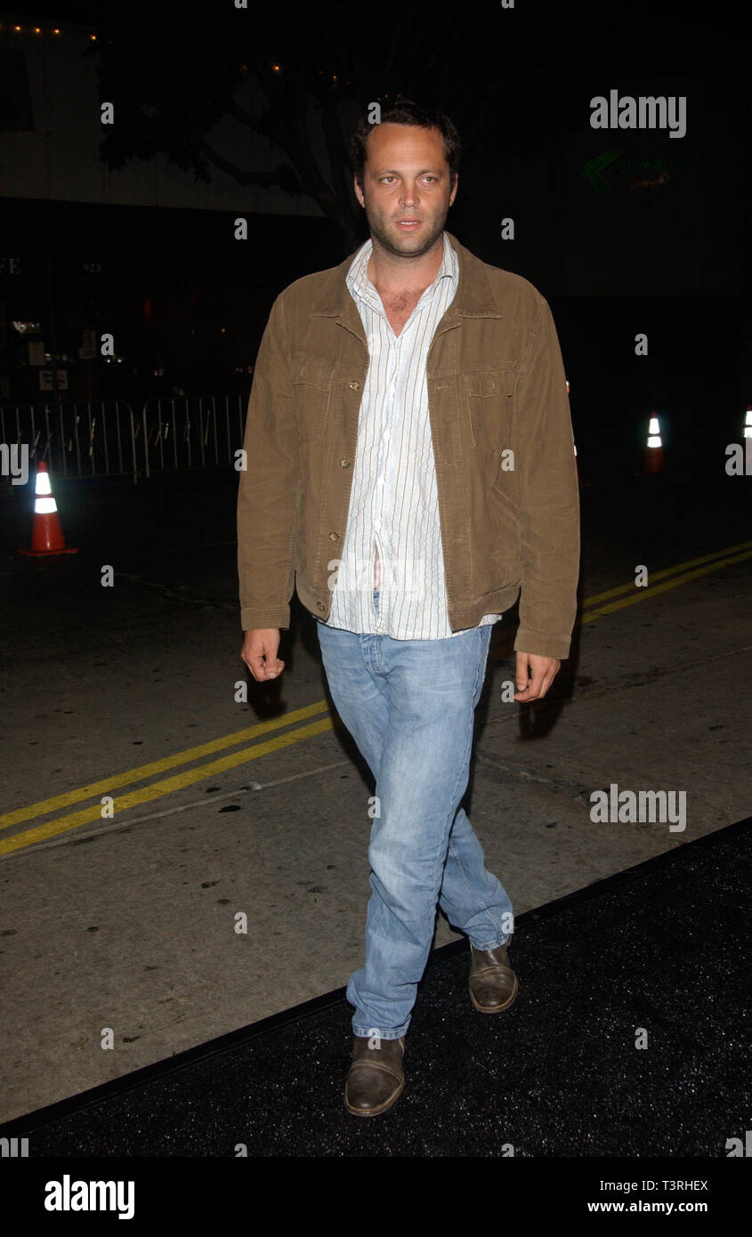 LOS ANGELES, CA. October 09, 2002: Actor VINCE VAUGHN at the premiere ...