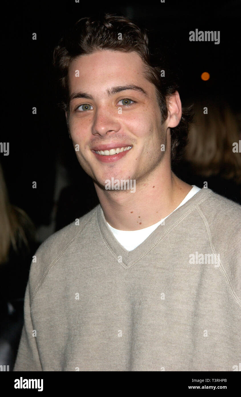 LOS ANGELES, CA. October 14, 2002: Actor MIKE IRWIN at the world ...