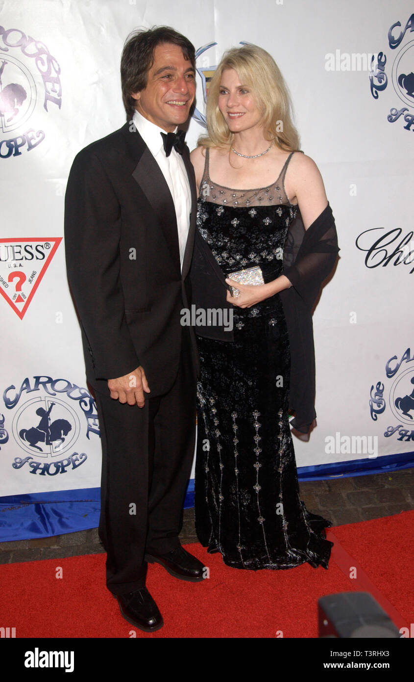 LOS ANGELES, CA. October 15, 2002: Actor TONY DANZA & wife at the 15th ...