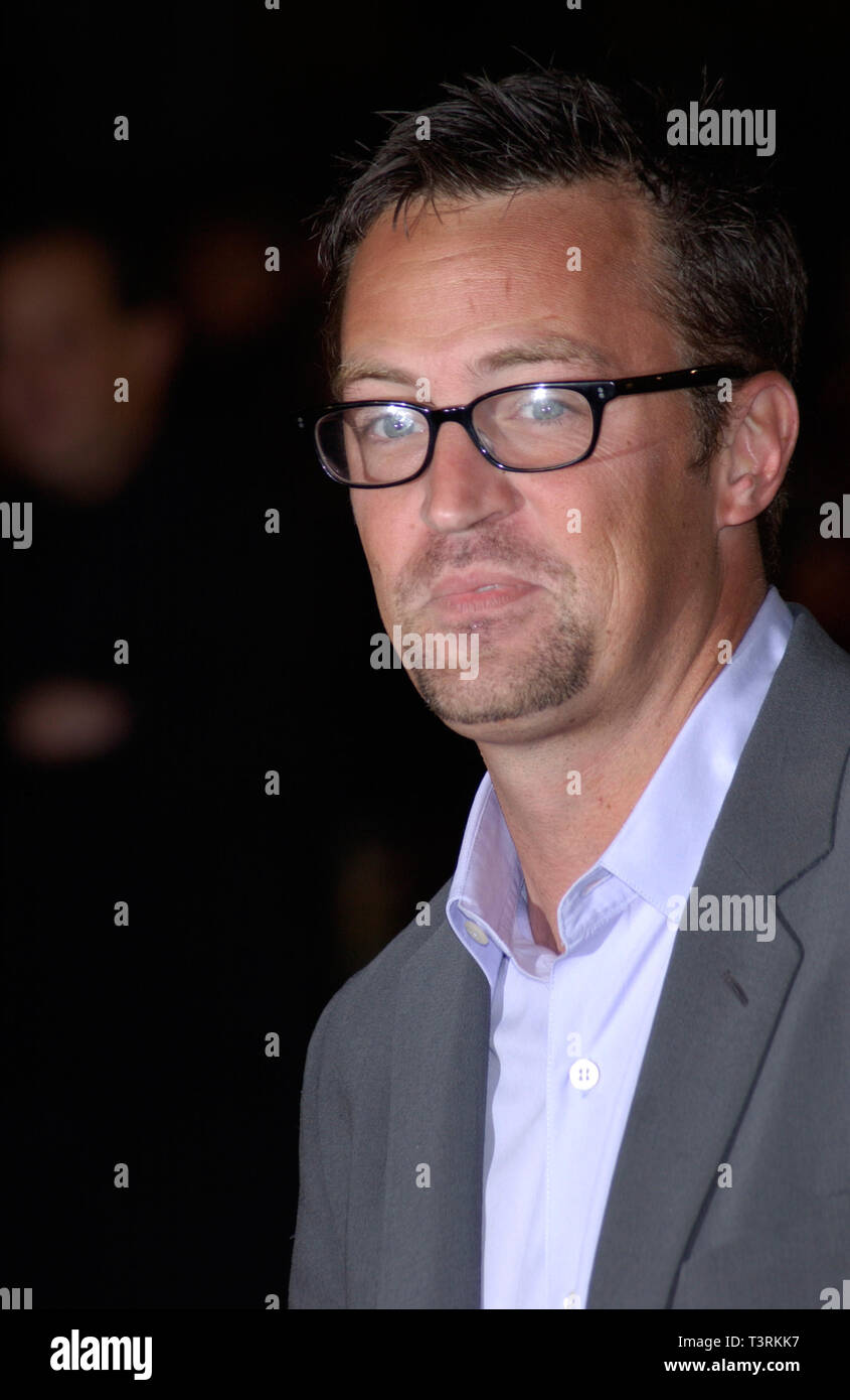 LOS ANGELES, CA. November 06, 2002: Actor MATTHEW PERRY at the world ...