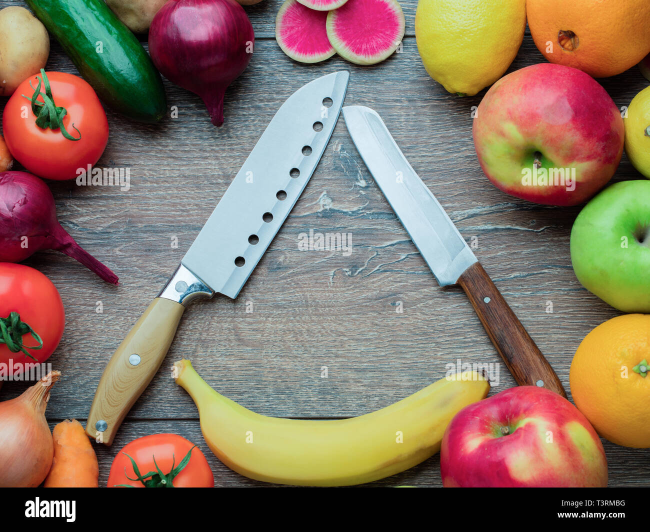 Set of organic fruits, vegetables and citrus fruits to prepare ...