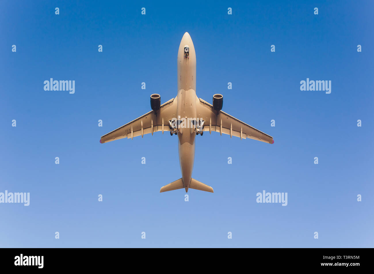 Under the flightpath hi-res stock photography and images - Alamy