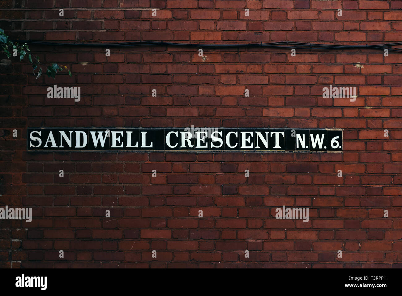 Crescent road name hi-res stock photography and images - Alamy