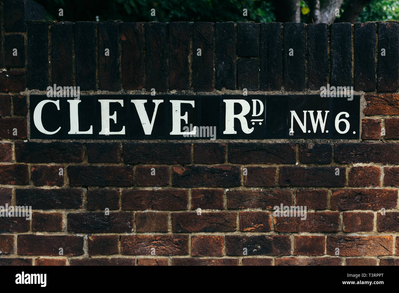 Crescent road street sign hi-res stock photography and images - Alamy