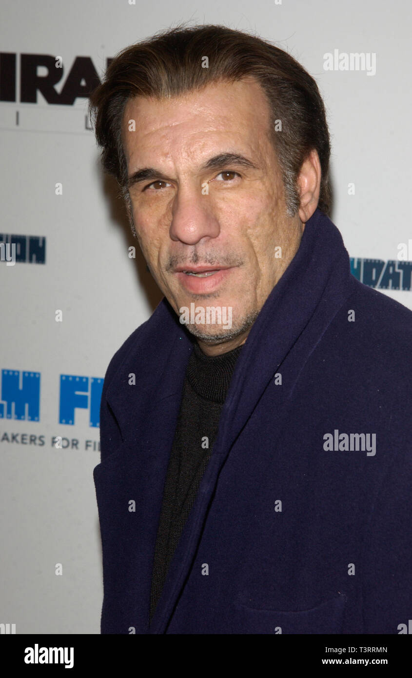 LOS ANGELES, CA. December 17, 2002: Actor ROBERT DAVI at the Los ...
