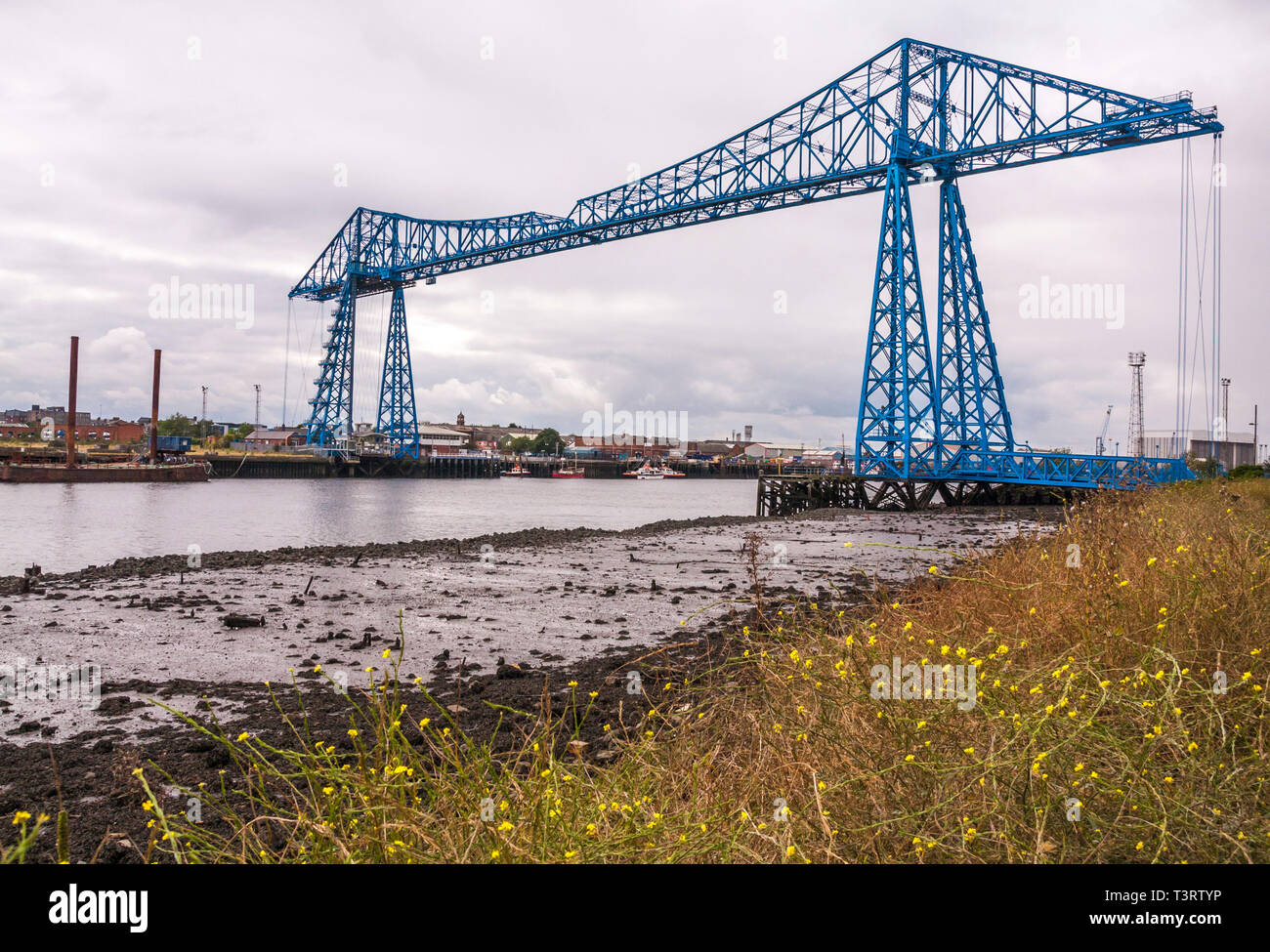 The iconic Transporter Bridge spanning the River Tees at Middlesbrough ...