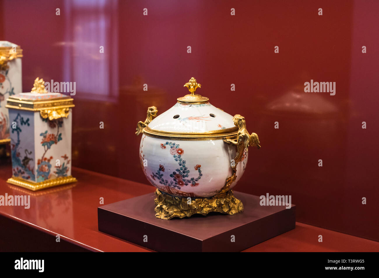 MUNICH, GERMANY - NOVEMBER 27, 2018 : Chinese porcelain collection of ...