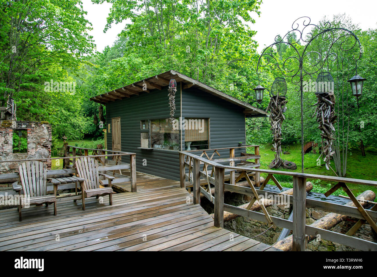 Wooden hut trees in forest architecture hi-res stock photography and ...